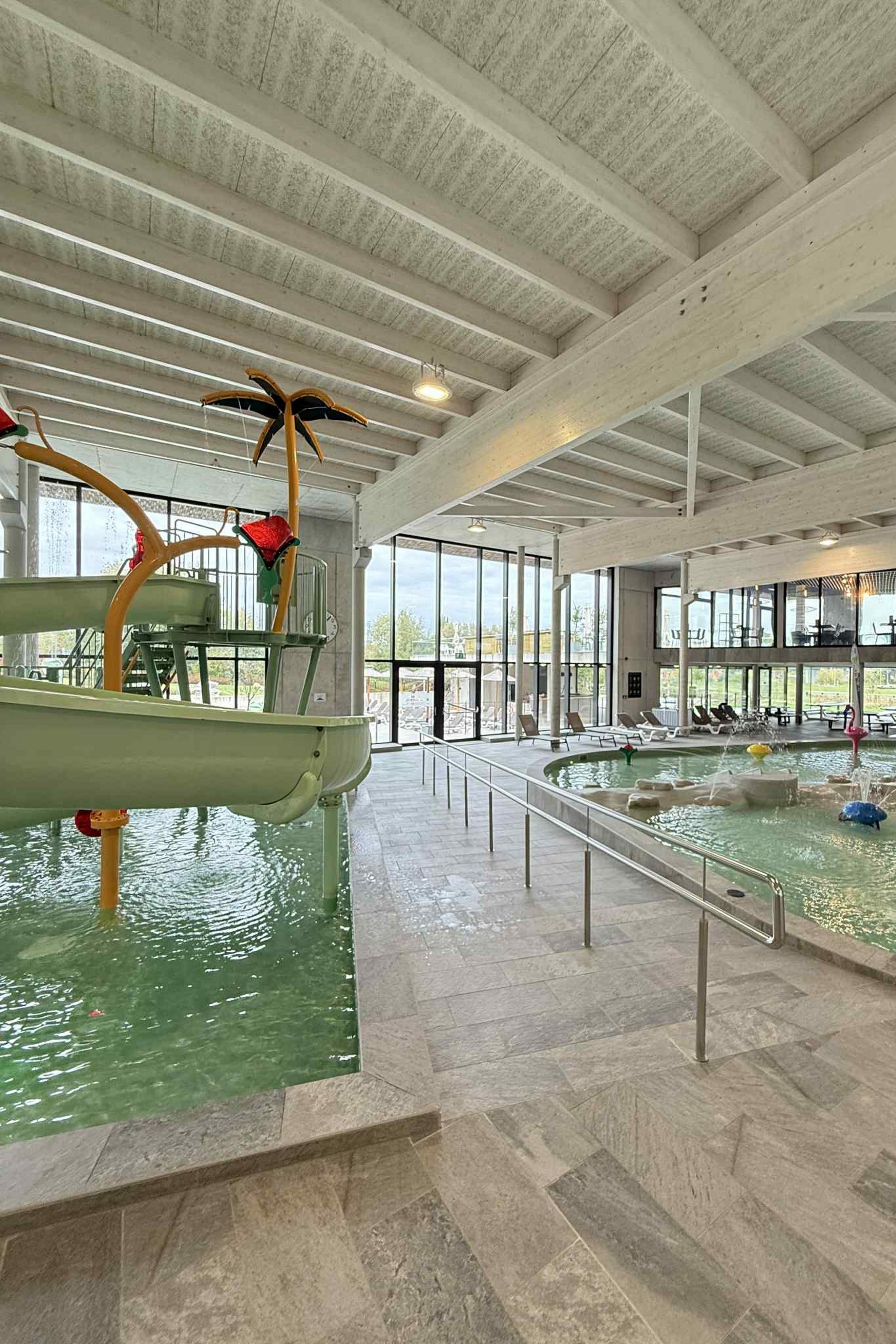 LAGO Kortrijk Weide: LED lighting swimming pool solutions | Schréder
